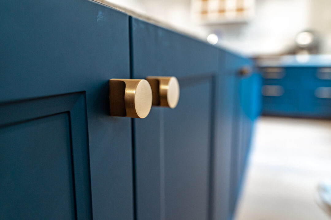 Modern French Kitchen Renovation: One Room Challenge Week 6 - Hardware ...